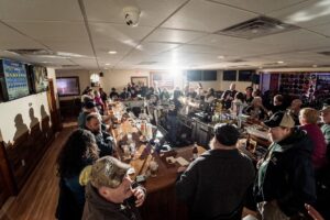 Legends Bar & Grill – Local Food & Drinks