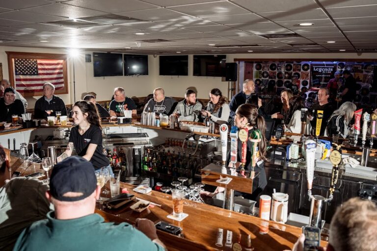 Legends Bar & Grill – Local Food & Drinks