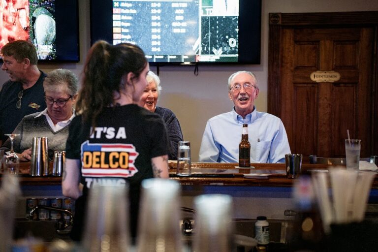 Legends Bar & Grill – Local Food & Drinks